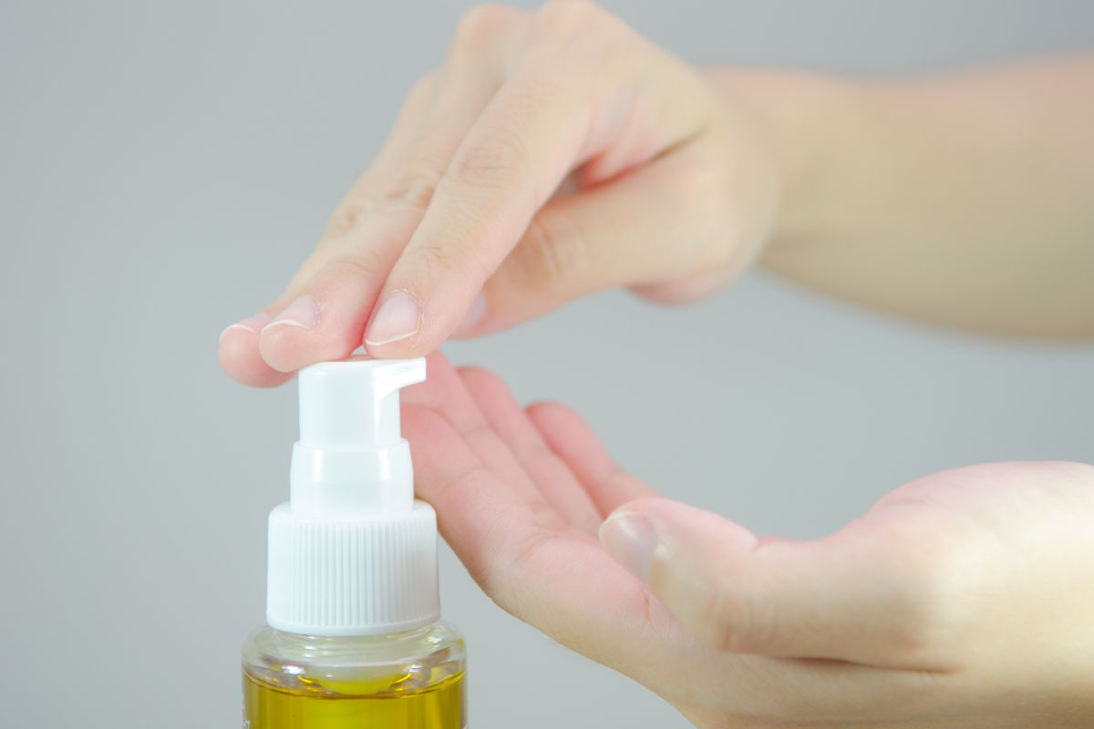 What Is Double Cleansing? How To Do It Right